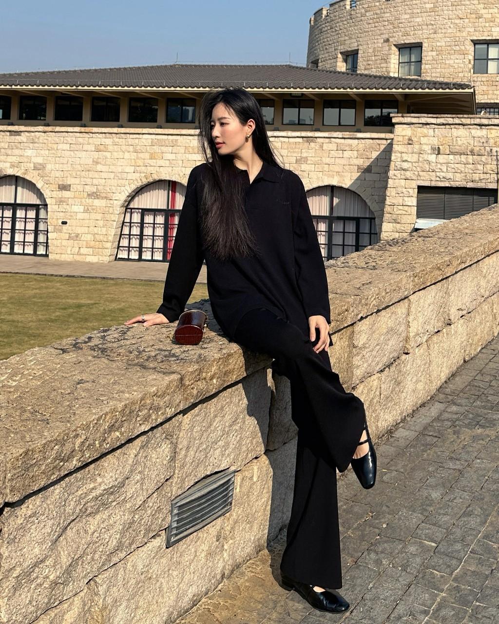 City Walk Chester Charles fashion | Trang phục đầy năng lượng cho năm